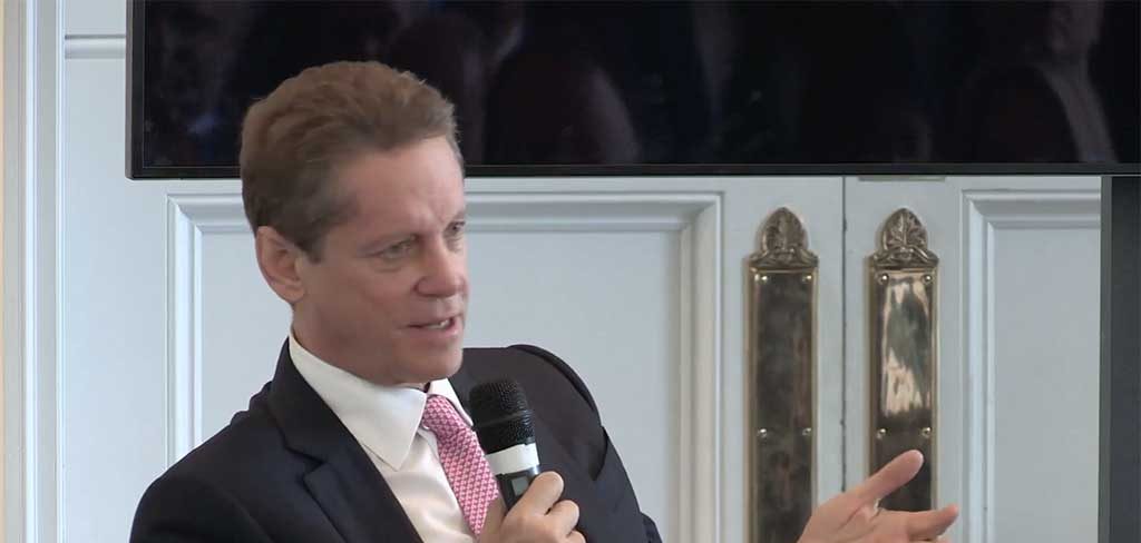 Video: Lifetime Achievement Award and fireside chat with Robert ...